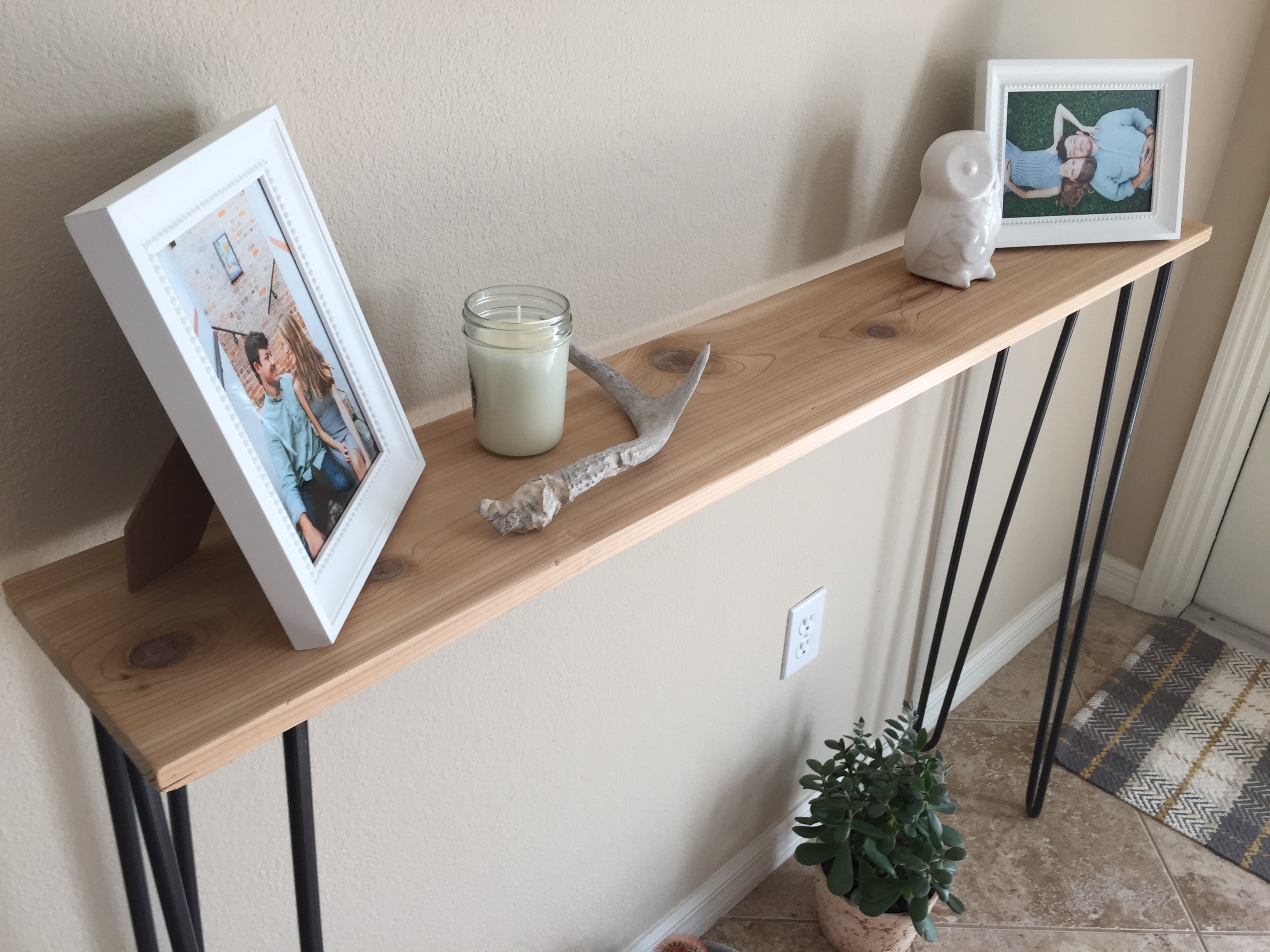 Entryway Update: Hairpin table | Simple and Lovely